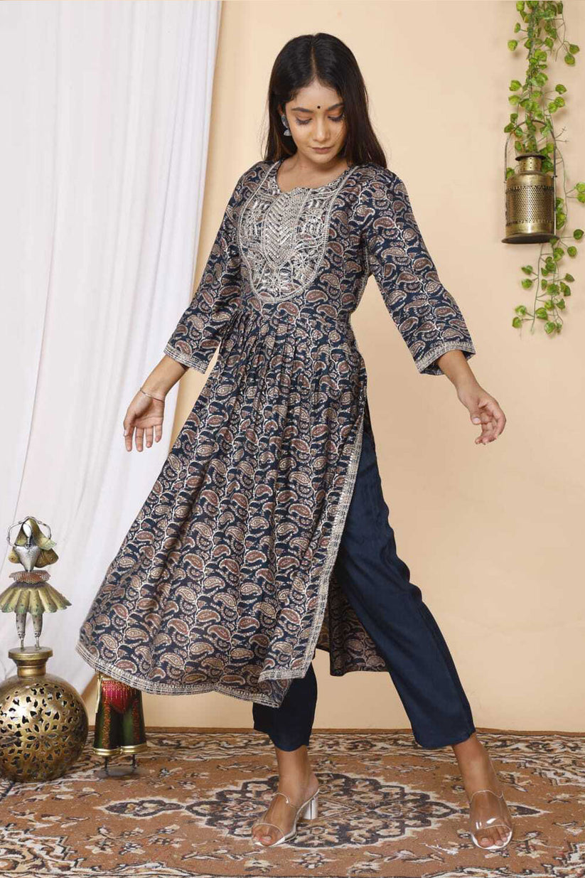 Women Green& Gold-white Toned Embroidered High Slit Kurta with Trouser ...
